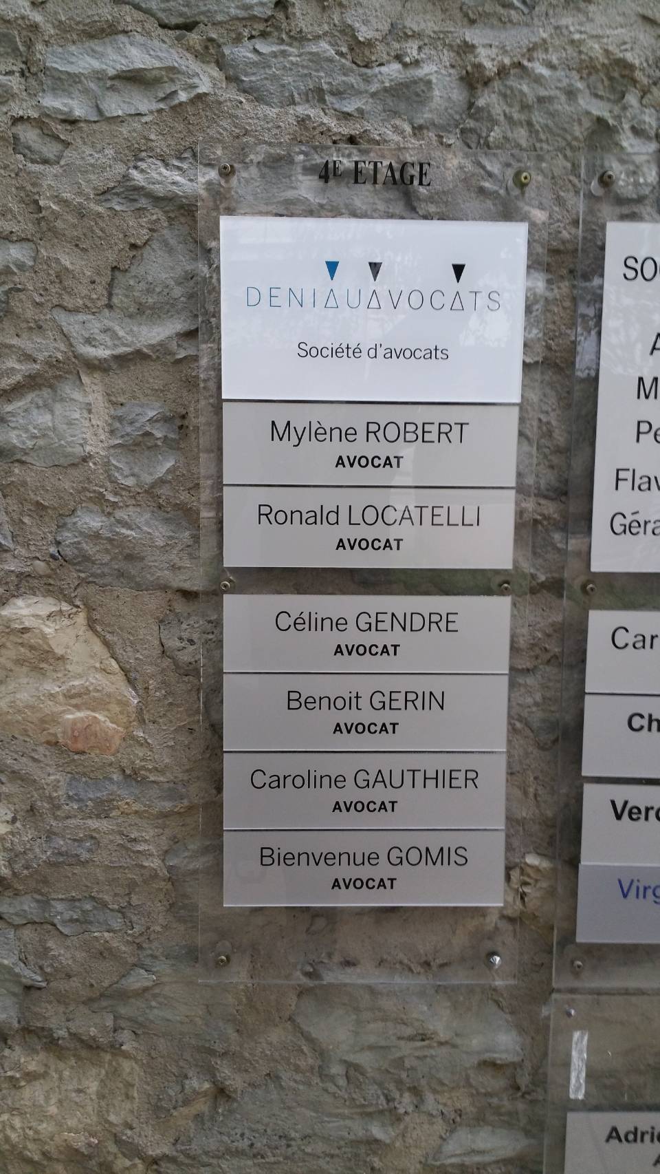 Dimensions plaque professionnelle